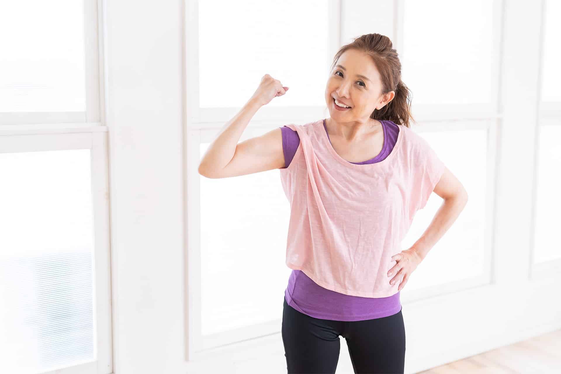 อยู่บ้านก็ฟิตได้! แจก 'ยากันล้ม' ด้วย 4 ทริคออกกำลังกายฉบับผู้สูงวัย - Gen ยัง Active 50+